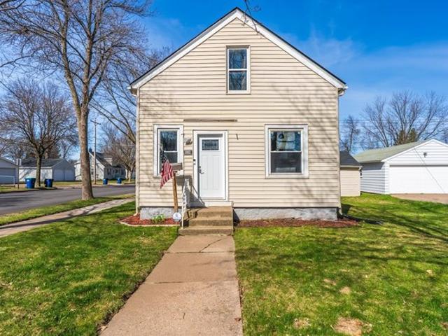 1002 N 9th Ave, Wausau, WI 54401