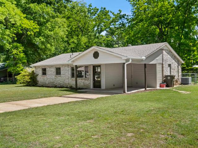 1002 N Holly
