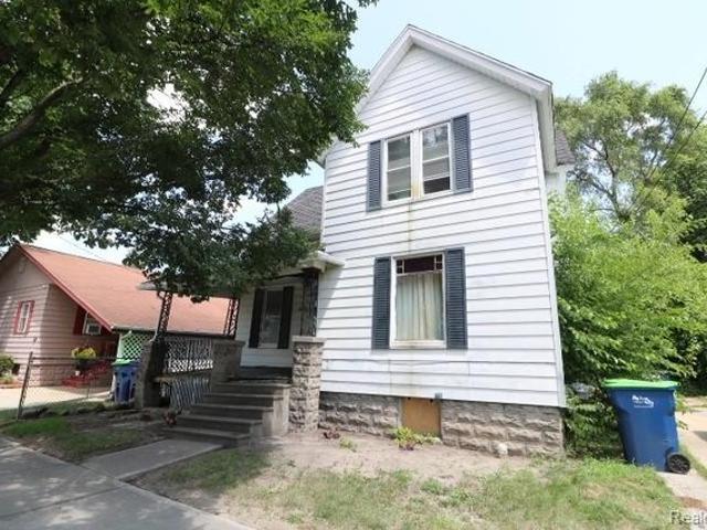 1002 N Henry St, Bay City, MI 48706