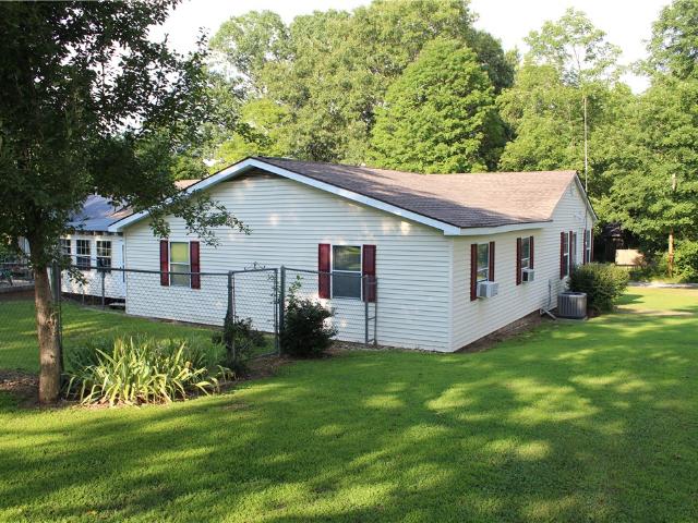 1002 N Robinson