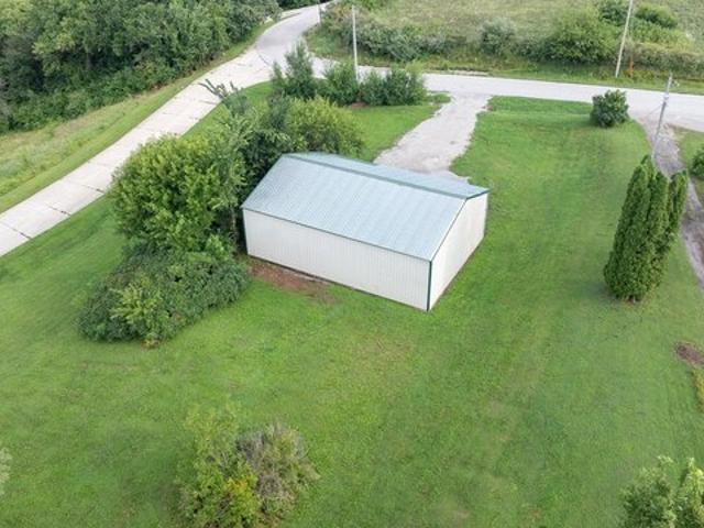 1002 nd Ave W, Andalusia, IL 61232