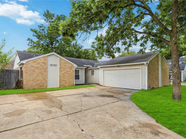 1002 Oxborough Drive