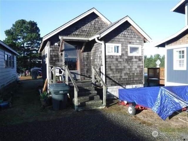 1002 Ocean Beach Blvd S, Long Beach, WA 98631