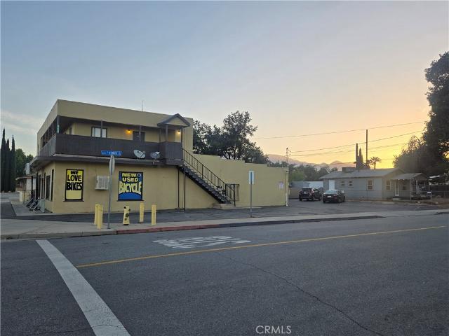 1002 Beaumont