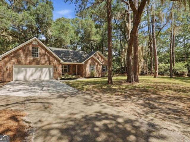 1002 Belle Island Rd, Richmond Hill, GA 31324