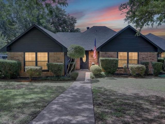 1002 Capetown Dr, Grand Prairie, TX 75050