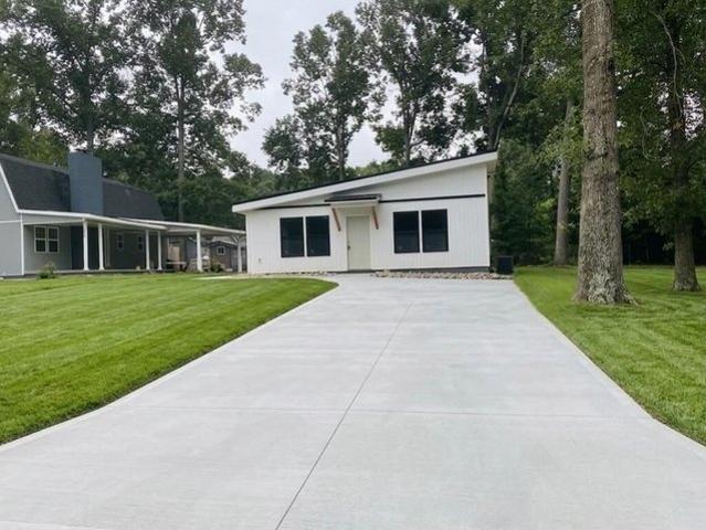 1002 Delaware Dr, Dalton, GA 30721
