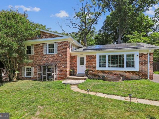 1002 Devere Dr, Silver Spring, MD 20903