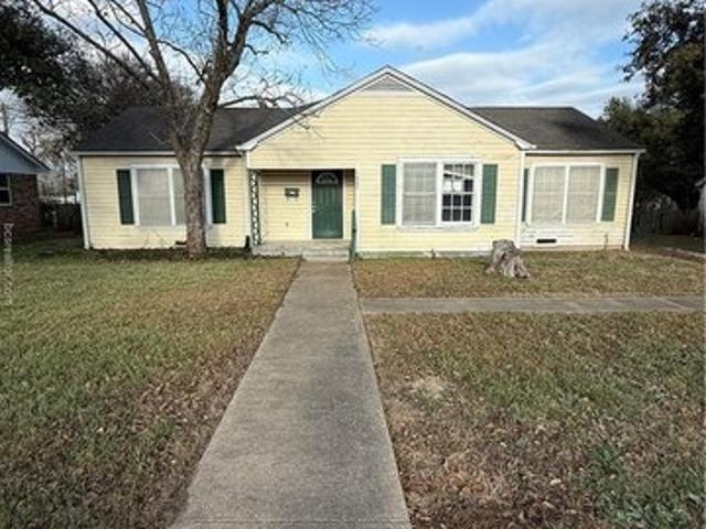 1002 E 30th St, Bryan, TX 77803