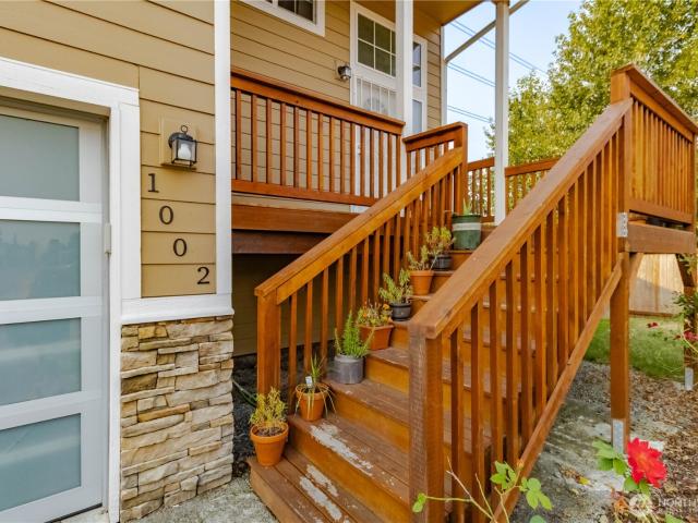 1002 E 71st Street Ct