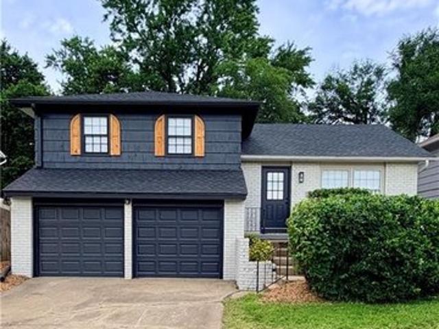 1002 E 79th St, Kansas City, MO 64131