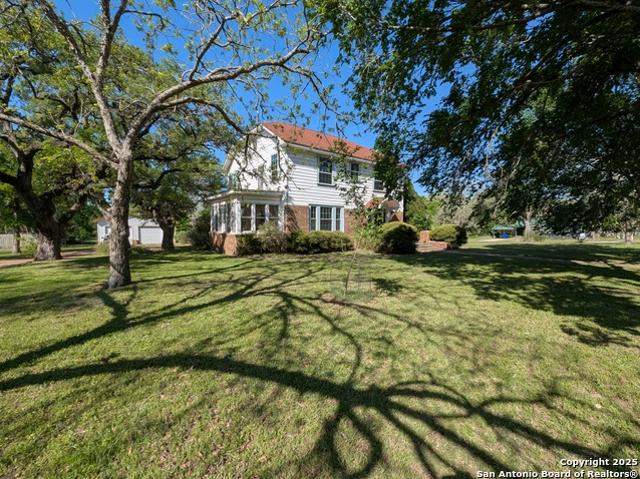 1002 E Gonzales