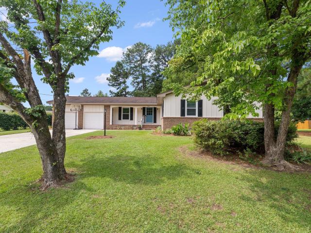 1002 E Maplewood Drive