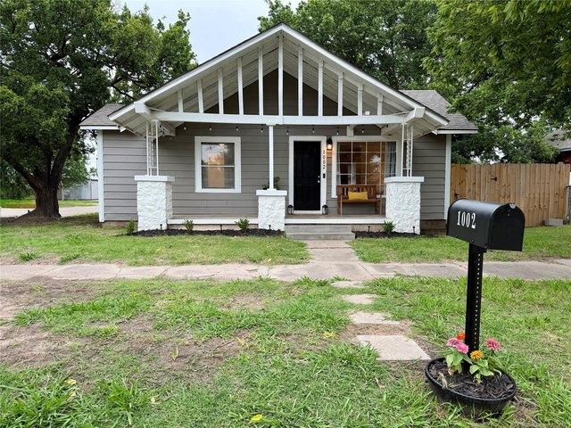 1002 E Walnut St, Cushing, OK 74023