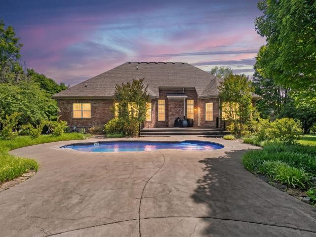 1002 Fall Creek Ct
