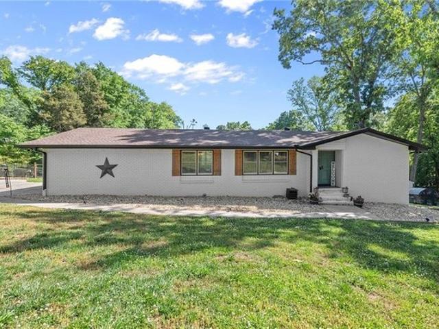 1002 Hank Ln, Canton, GA 30114
