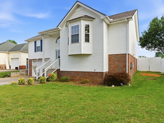 1002 Heather Dr