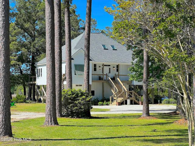 1002 Howells Road