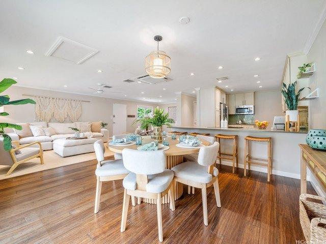 1002 Lunaai St, Kailua, HI 96734