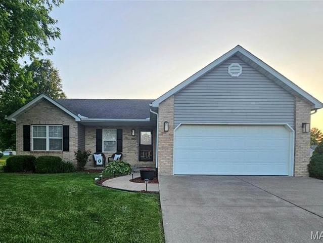 1002 Lillian Ct, Jerseyville, IL 62052