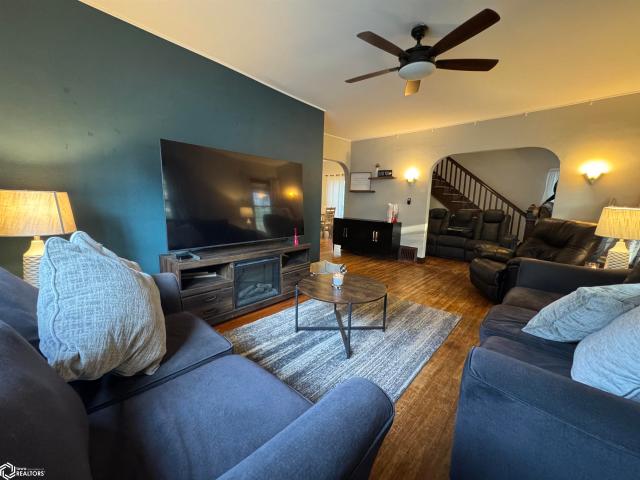 1002 Locust Street