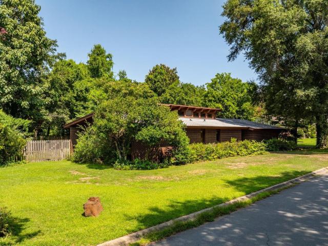 1002 Loretta Ln Lane