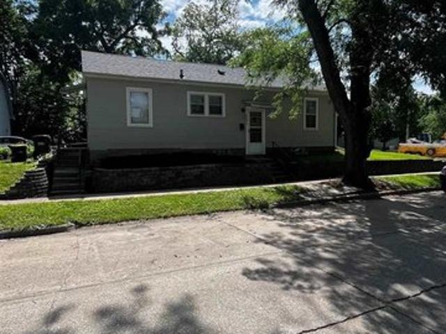 1002 Rochester Ave, Iowa City, IA 52245