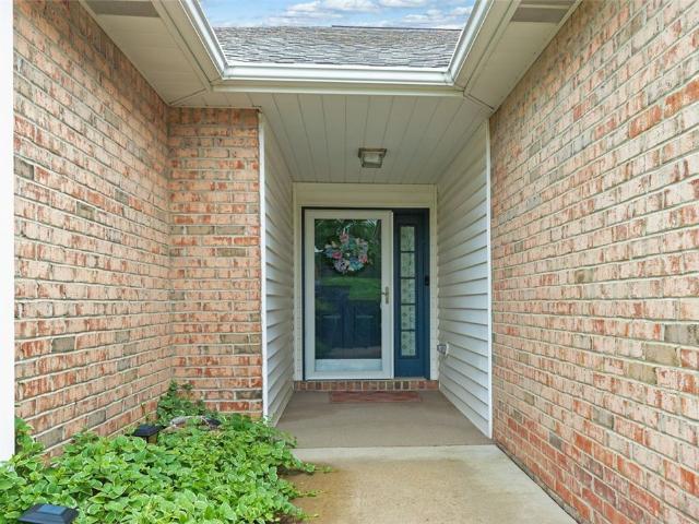 1002 Sunnyfield Court