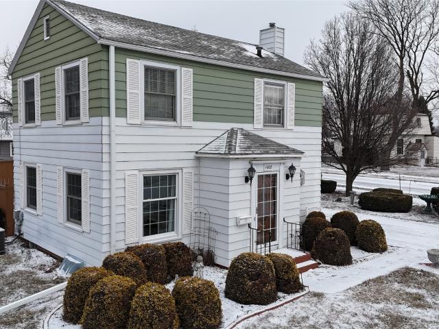 1002 SW Kenworthy Drive