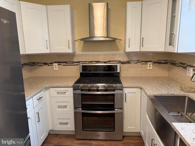 1002 Sweetwater Dr, Cinnaminson, NJ 08077