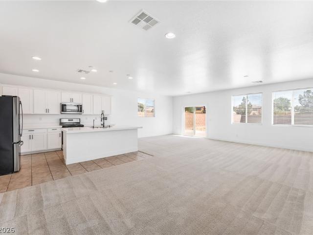 1002 Solemn Cactus Avenue