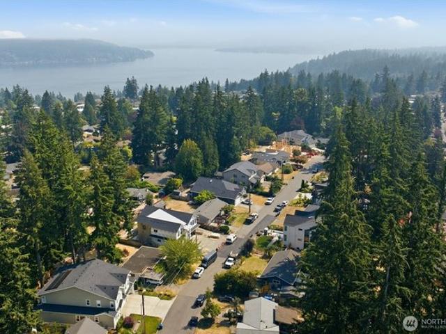 1002 th Pl NE, Bellevue, WA 98008