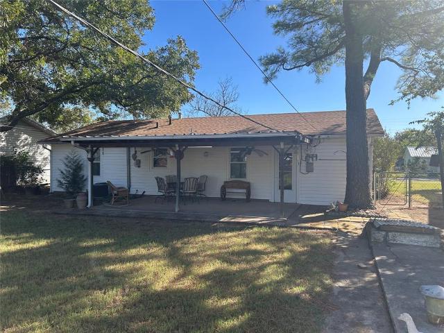 1002 W Bloodworth