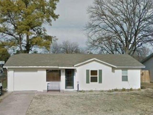 1002 W Bloodworth St, Olney, TX 76374