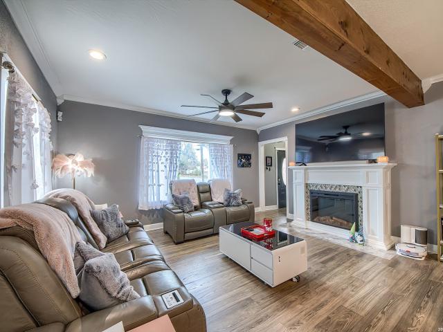 1002 W French Pl, San Antonio, TX 78212 | MLS #1937 | Compass
