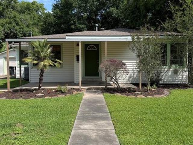 1002 W Willis St, Alvin, TX 77511