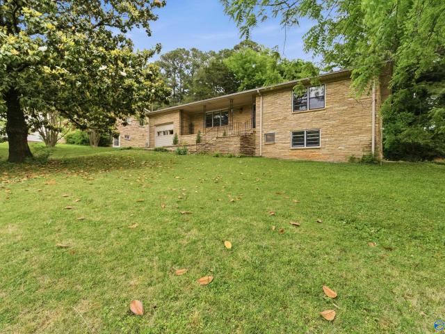 1002 Woodall Lane