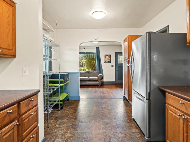 1002 11th Ave