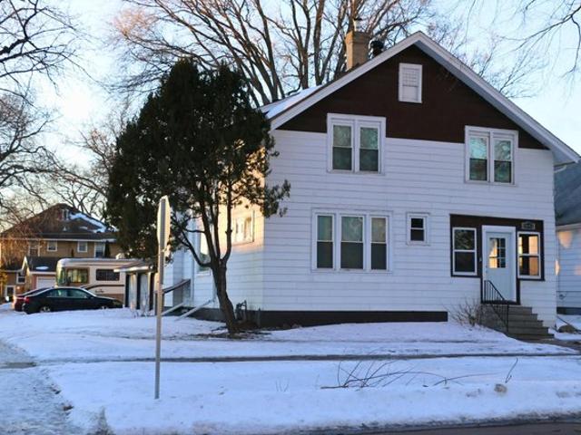 1002 5th St N, Fargo, ND 58102