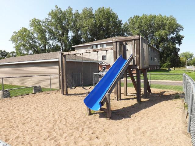 1002 7th St SE 2 Bedroom Apartment for Rent at 1002 7th St Se, St. Cloud, MN 56304 Clemens and Munsinger Gardens