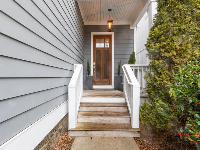 1002B Grandview Dr