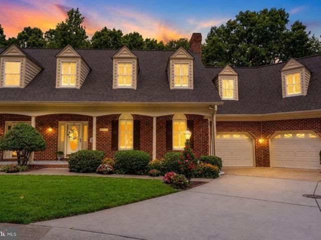 10033 Altamont Cir, Fredericksburg, VA 22408