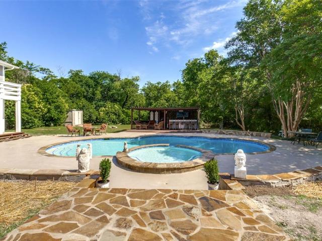 10030 Woodlake Drive