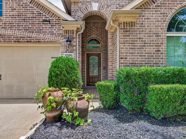 10031 Esslemont Court