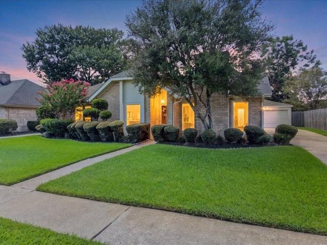 10031 Sagegate Dr, Houston, TX 77089