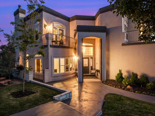 10032 Bridgepointe Court NE