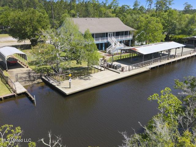 10035 Avenue D, Bay Saint Louis, MS 39520