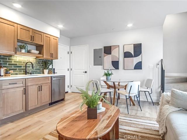 10035 S Western Ave, Unit 103, Los Angeles, CA 90047 | MLS #SR25260 | Compass
