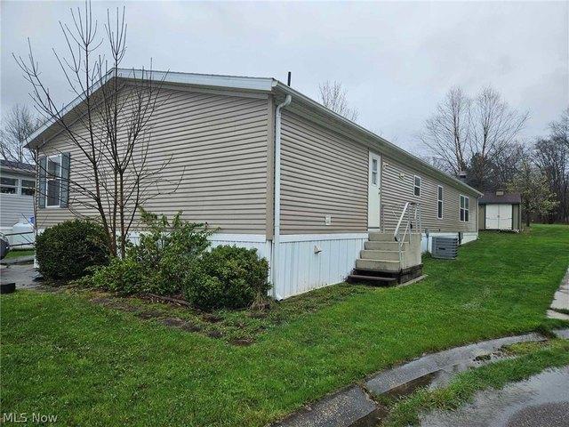10039 State Route 700 Lot 118, Mantua, OH 44255