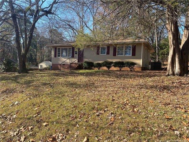 1003 Mohawk Ave, Fayetteville, NC 28303